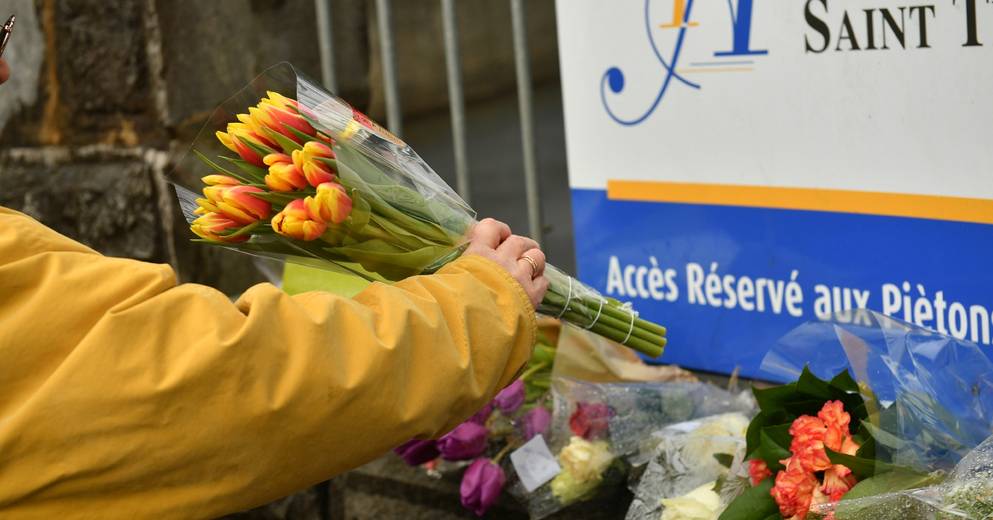 En direct | Enseignante poignardée à Saint-Jean-de-Luz : le suspect a évoqué "une petite voix ...