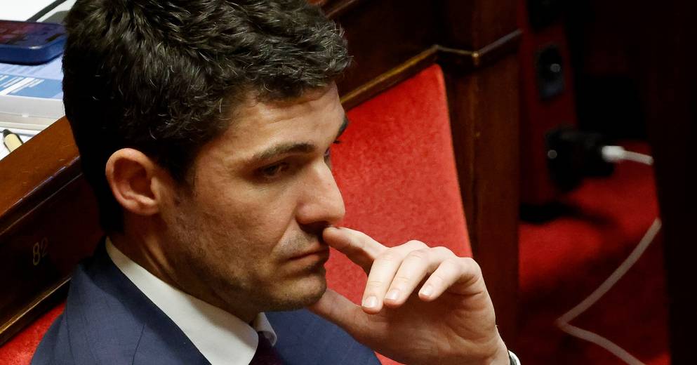 En direct | Les Républicains : Ciotti démet Pradié de son poste de ...