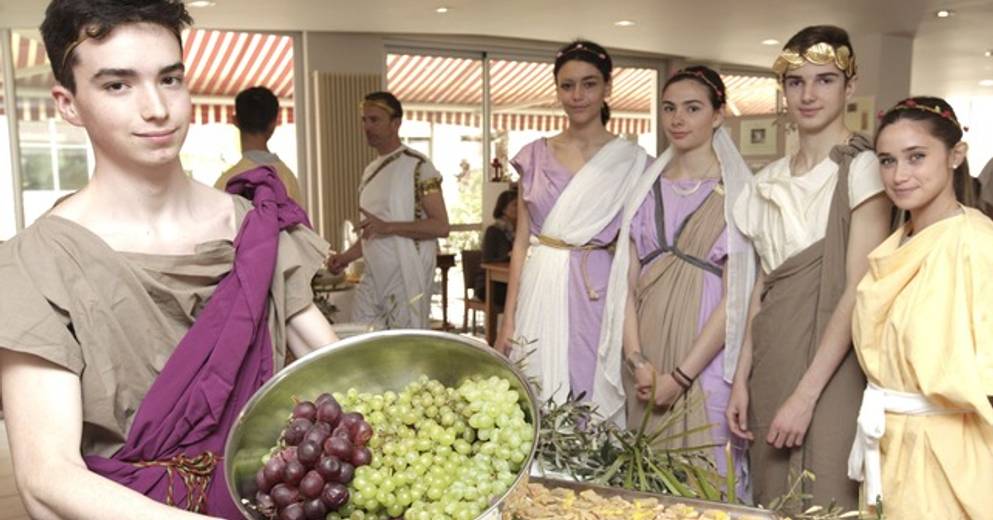 En direct | Arles : un banquet romain pour déjeuner à la table du lycée ...